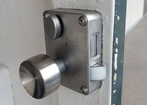 美和ロックのシリンダー交換を自分でする方法をプロの鍵屋が解説！ - キーレスキューサービス